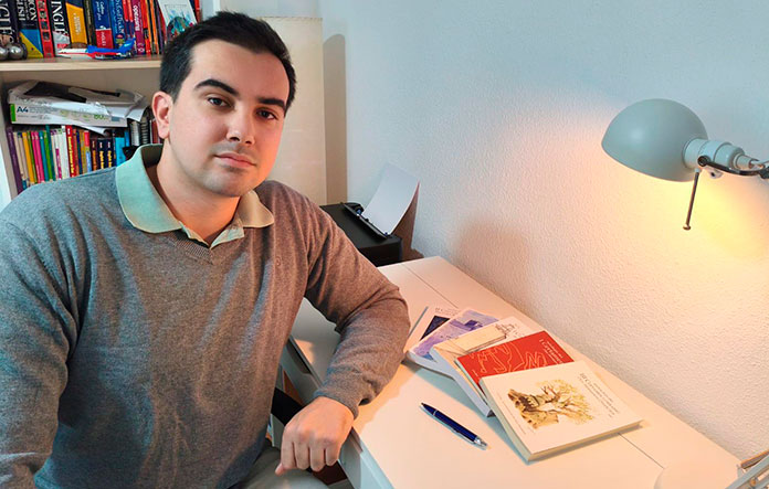 Javier del Toro, un joven escritor amante de la literatura